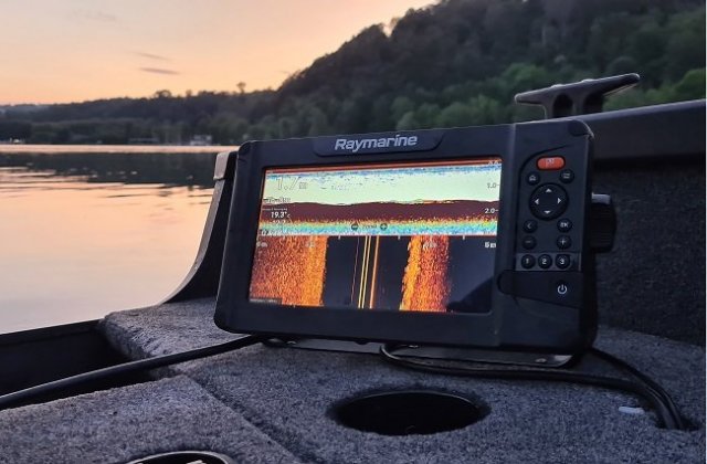 ᐅ Raymarine fish finder and chartplotter【How to read them (+ review)】